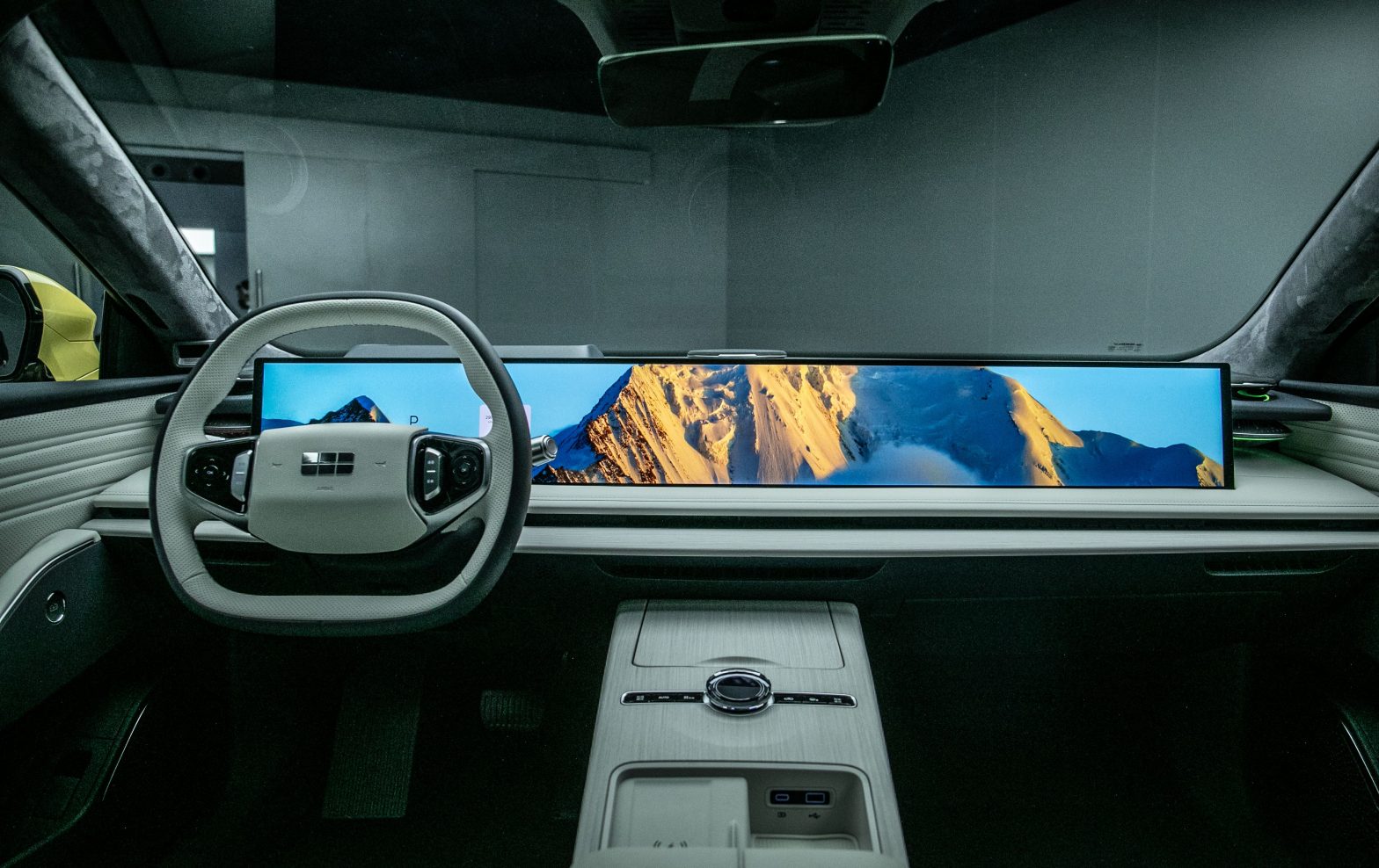 Geely Launched Galaxy E8 After Zeekr 007!