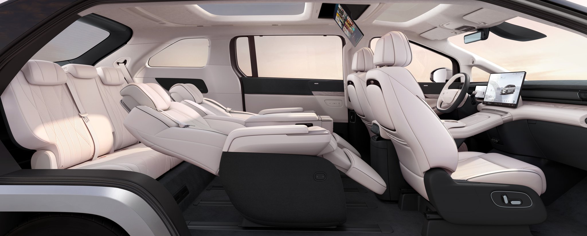 The Electric MPV, Li MEGA, with a Range of 714 KM, 544 HP, and 7 Seats is Now Available for Sale!